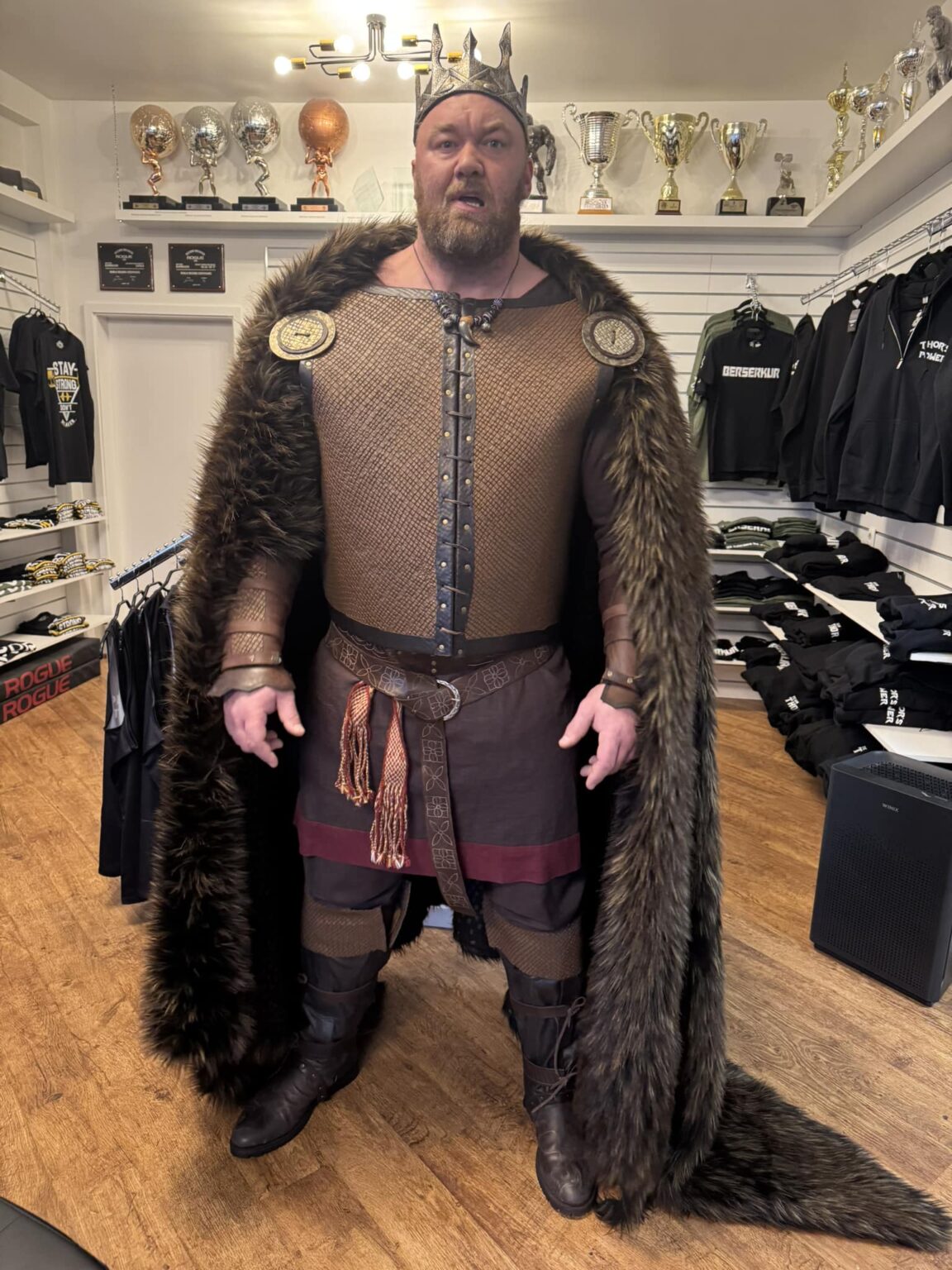 Game of Thrones actor, boxer and Strongmen Thor Bjornsson Has a Medical ...